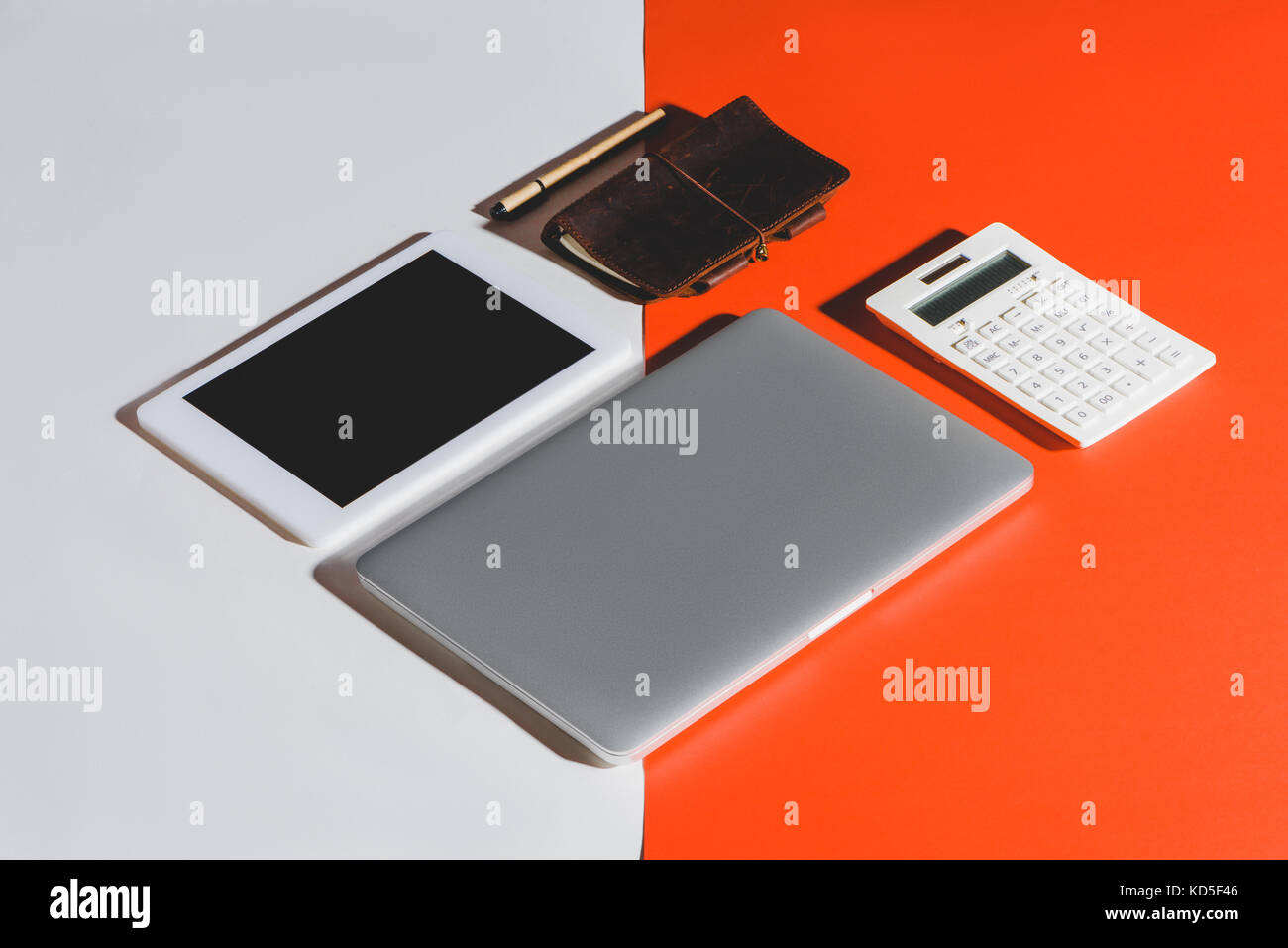 Computer devices electronic gadgets hi-res stock photography and images ...