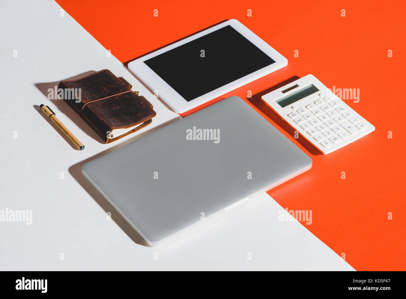 Computer devices electronic gadgets hi-res stock photography and images ...