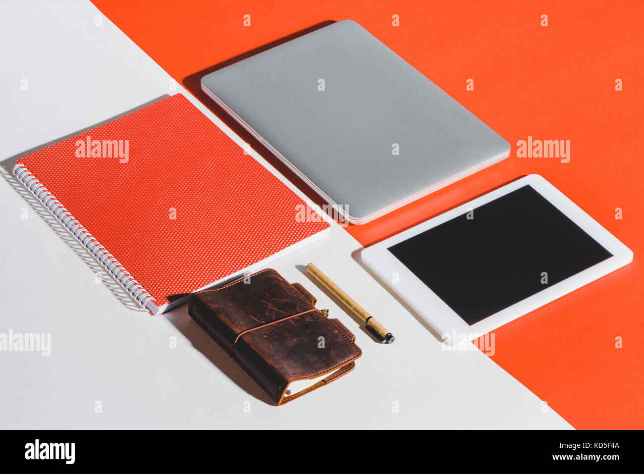 Computer devices electronic gadgets hi-res stock photography and images ...