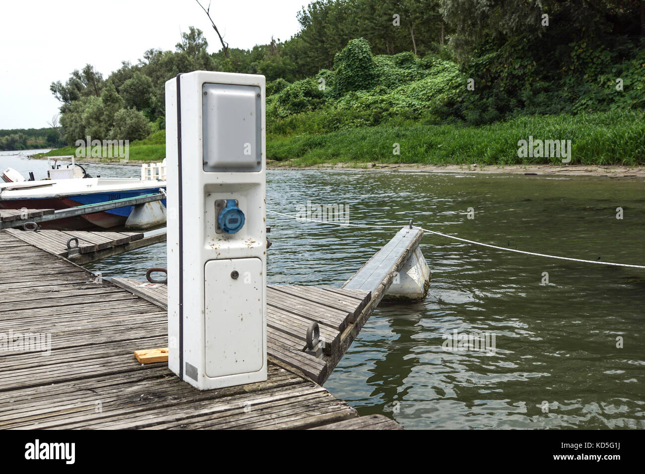 Shore Based Electricity Supply Appliance Power Supply And Battery ...