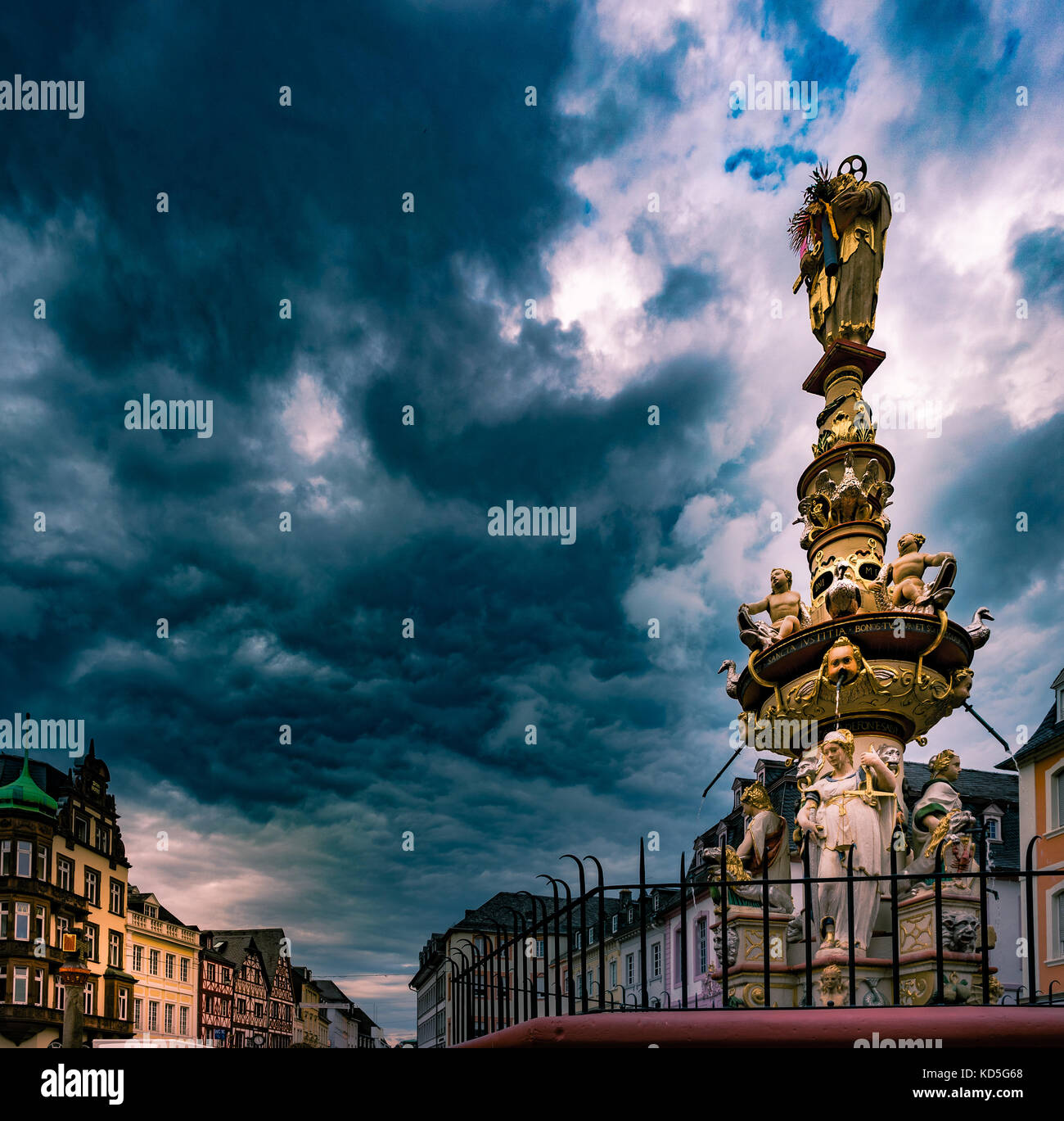 Petrusbrunnen hauptmarkt trier hi-res stock photography and images - Alamy