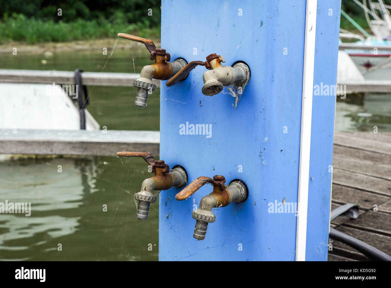 Old metal tap hi-res stock photography and images - Alamy