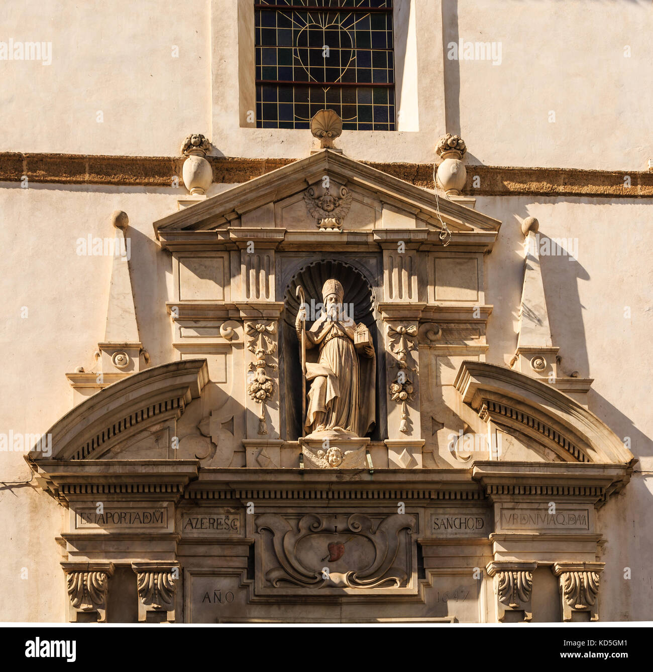 Statue Detail on Cadiz Church Facade Stock Photo - Alamy
