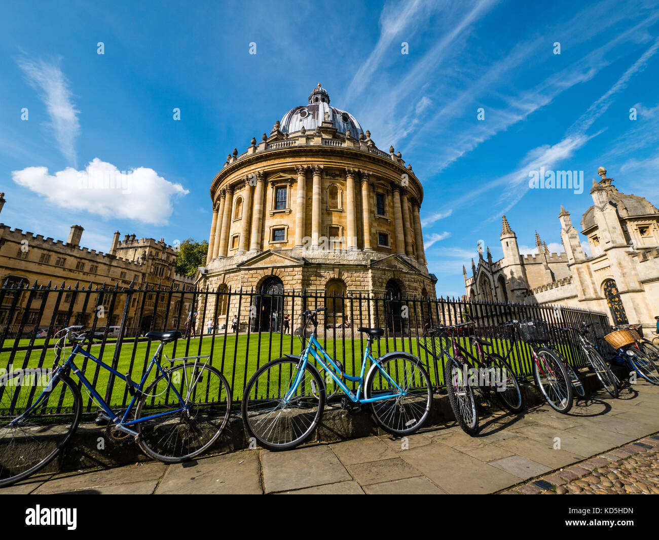 Buildings of oxford university hi-res stock photography and images - Alamy