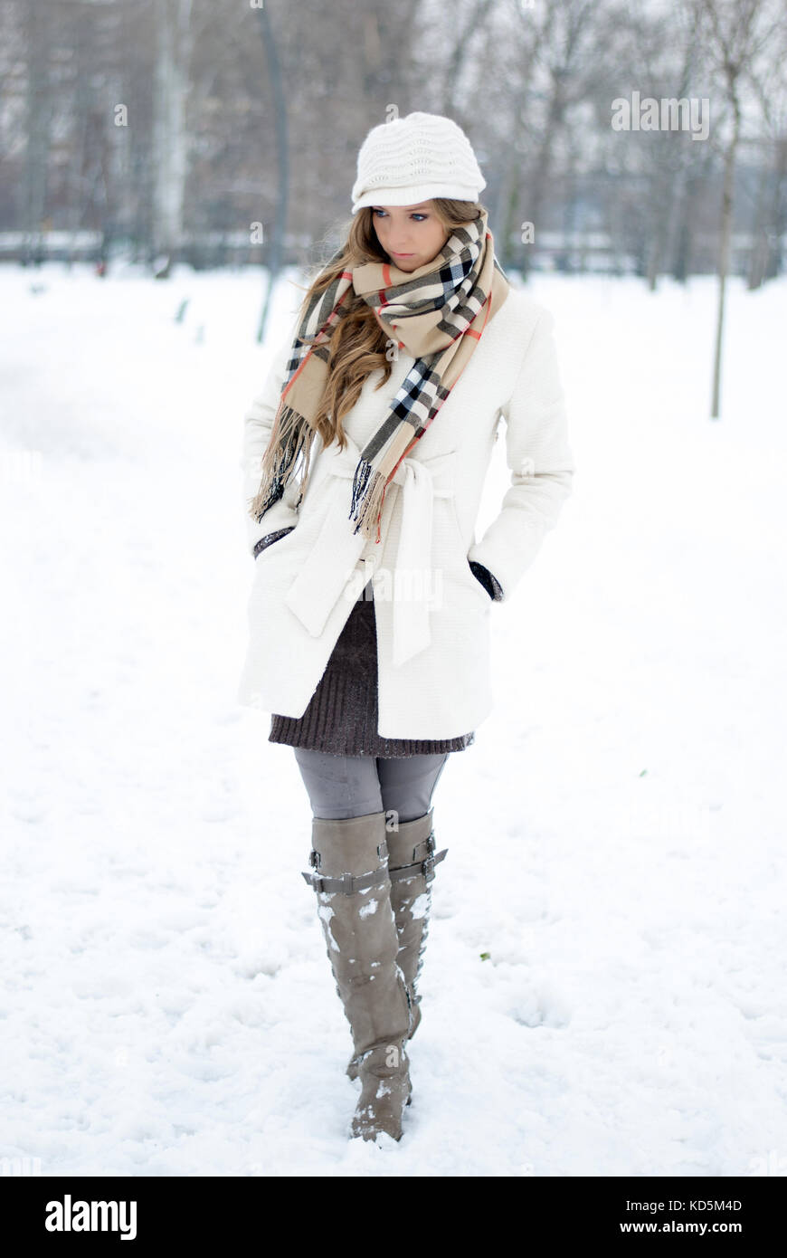 20s snow sad hi-res stock photography and images - Alamy