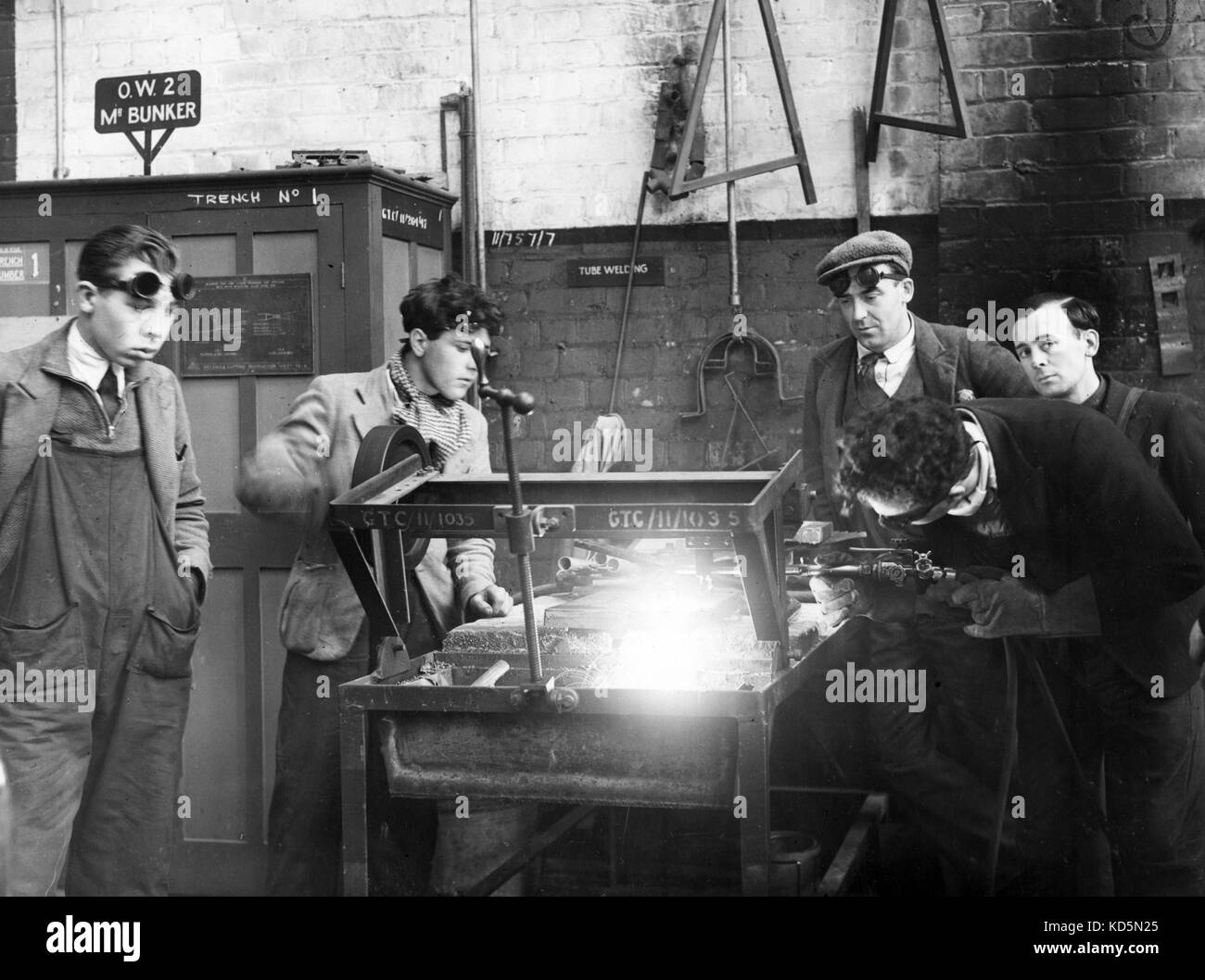 Photo Must Be Credited ©Alpha Press 050000 20/02/1940 World War II ...