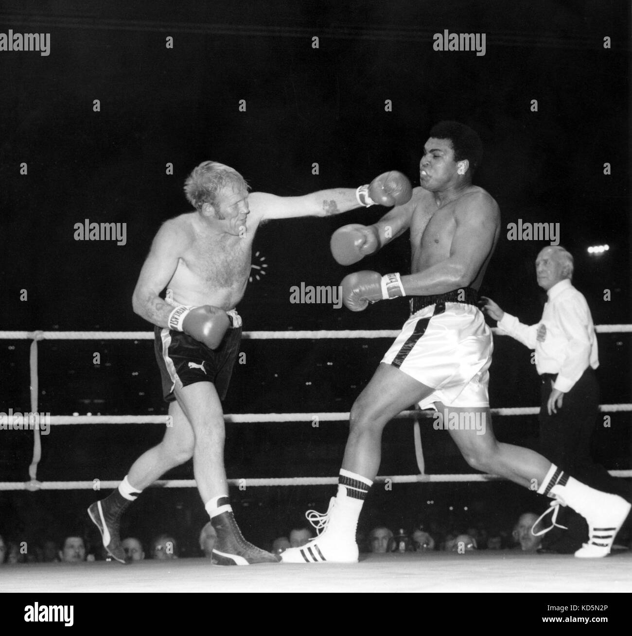 Photo Must Be Credited ©Alpha Press 050000 24/05/1976 Richard Dunn v ...