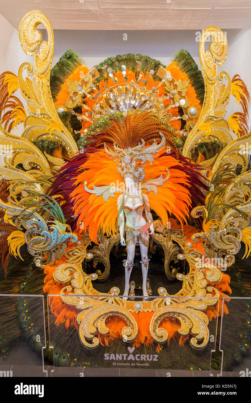 Display of Carnival costumes in the Casa Del Carnaval, museum ...