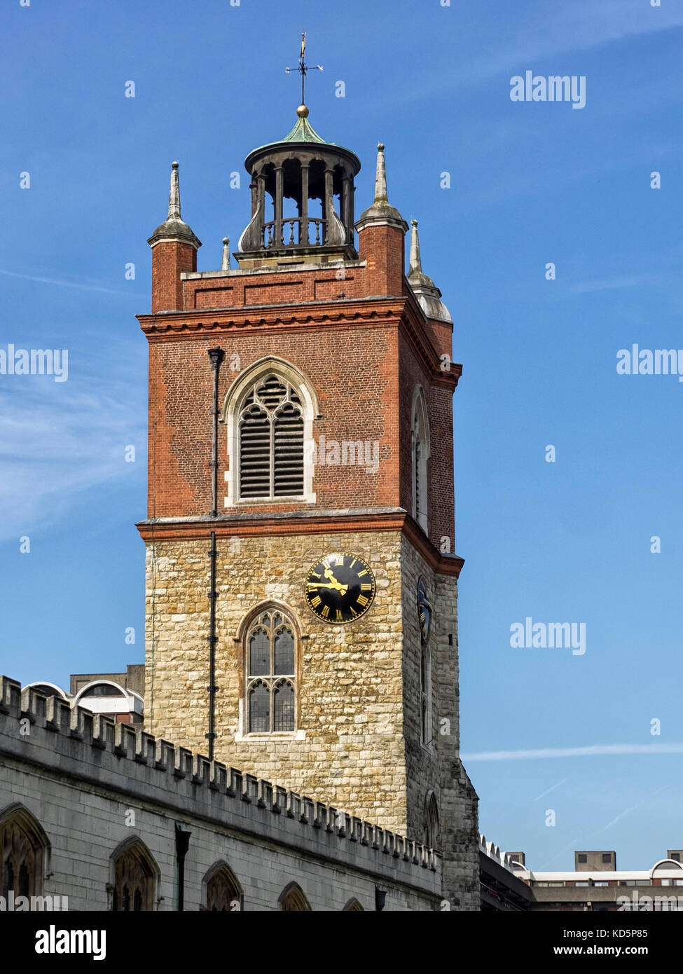 St giles church cripplegate hi-res stock photography and images - Alamy