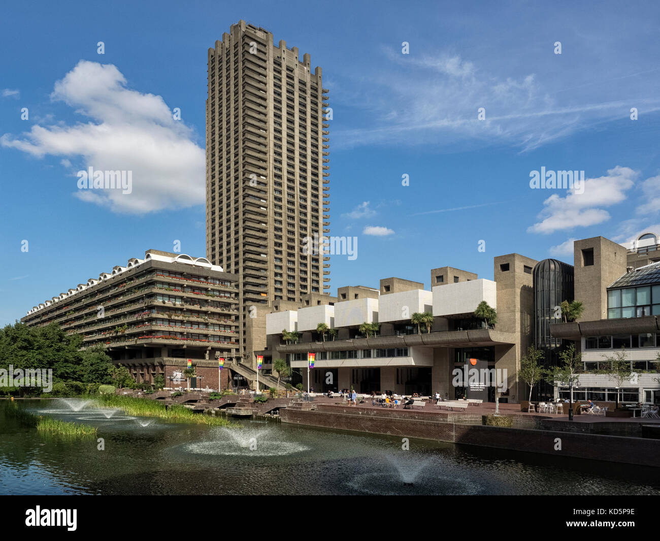 Barbican centre hi-res stock photography and images - Alamy