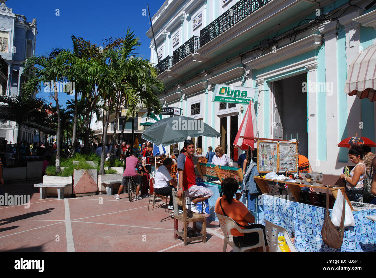 Market street cuba hi-res stock photography and images - Alamy