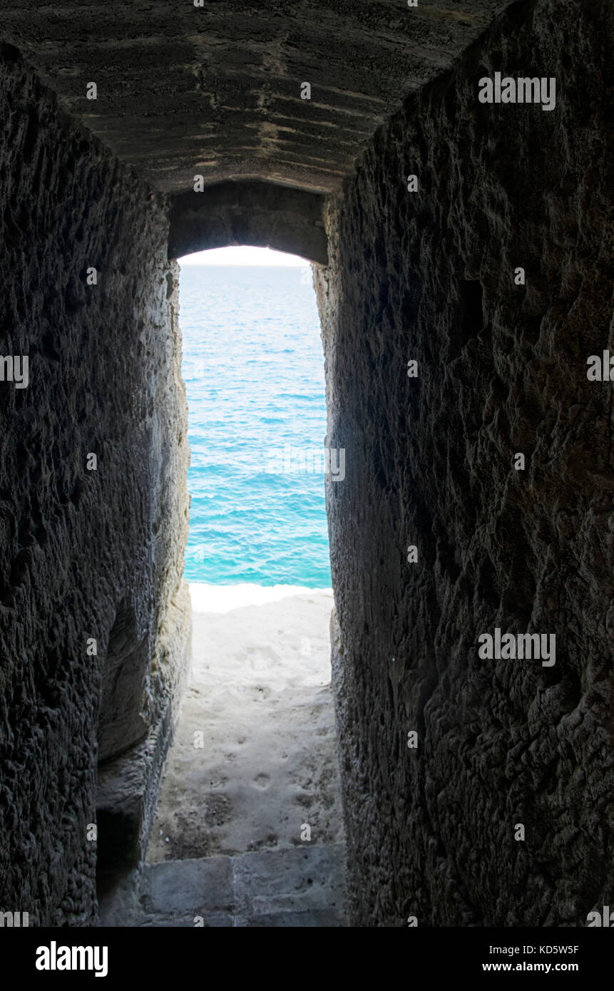 Secret passage hi-res stock photography and images - Alamy