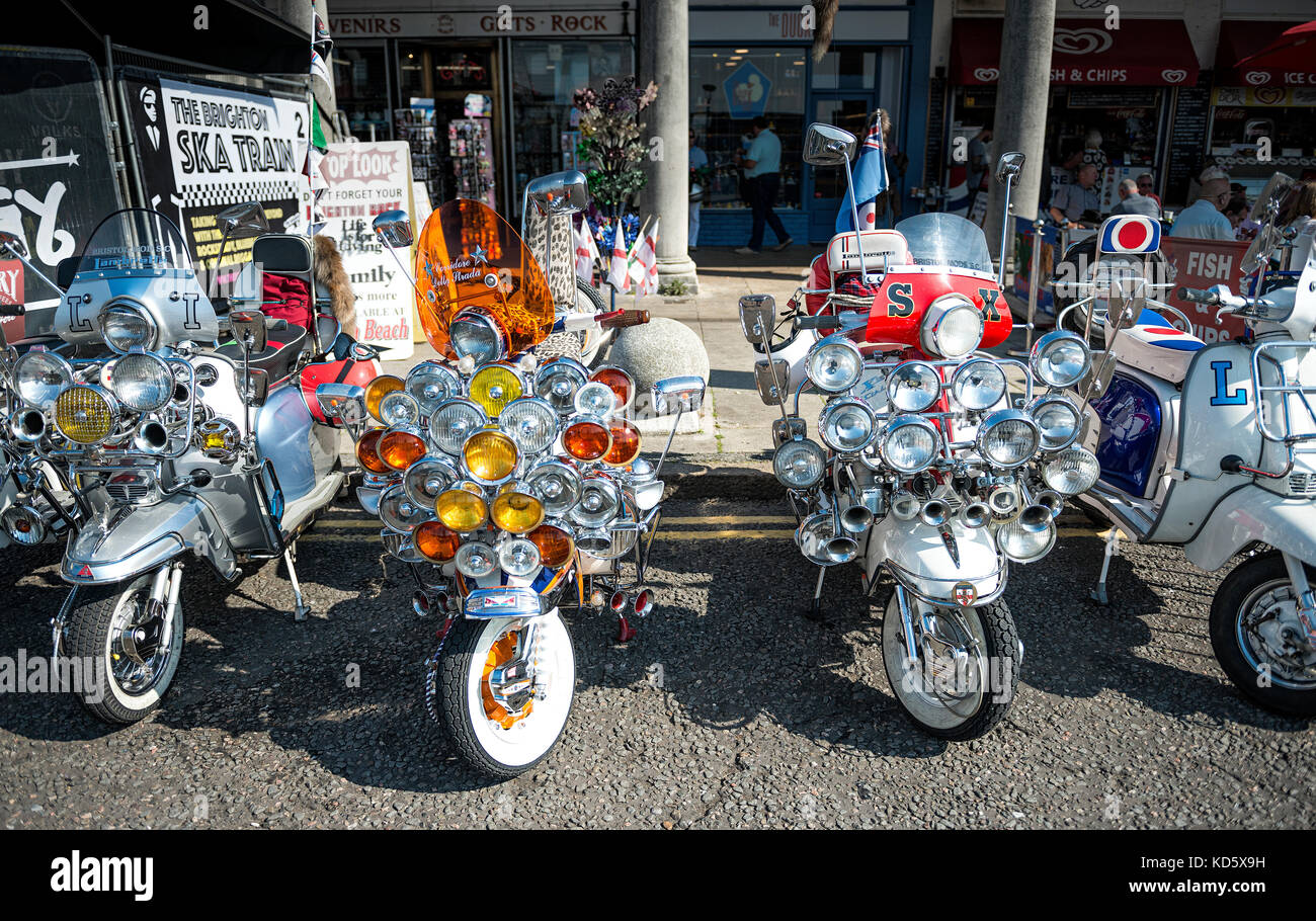 Brighton Mod Rally, August Bank Holiday Scooters lined up on show Stock ...