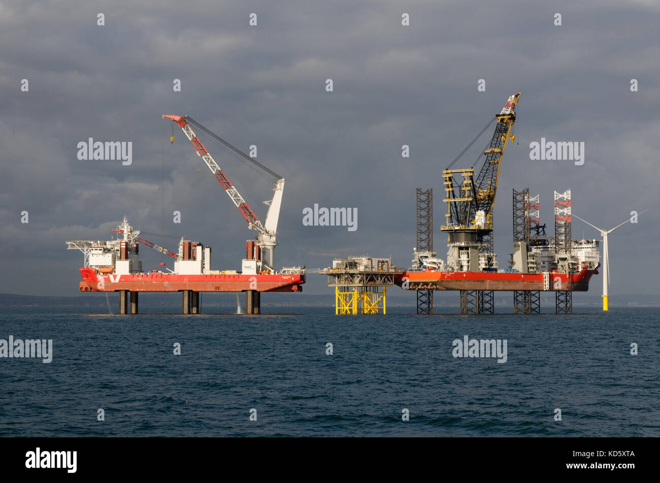 The MPI Discovery and the Pacific Osprey at The Rampion Offshore ...