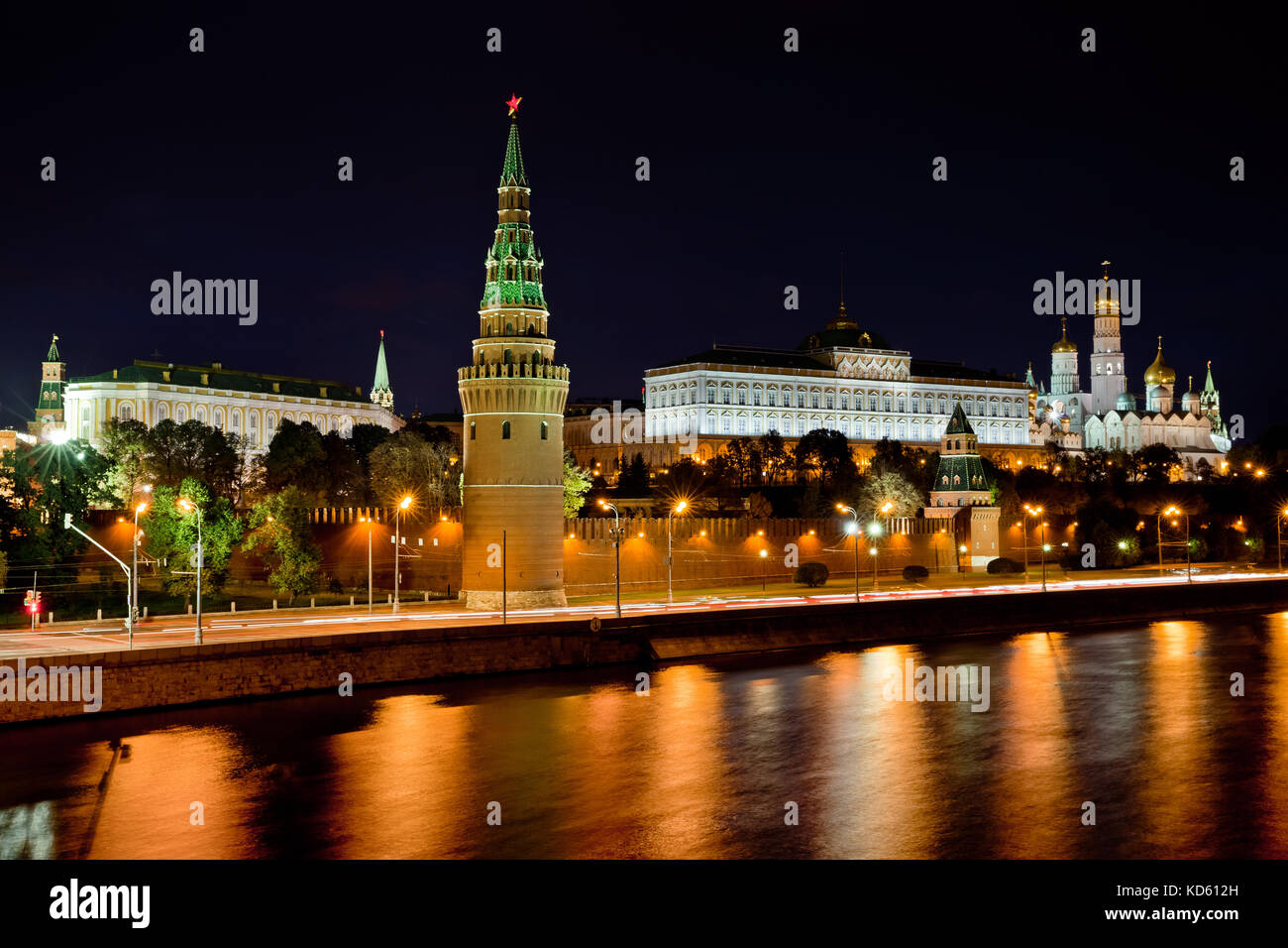 Road traffic and Kremlin night view Stock Photo - Alamy