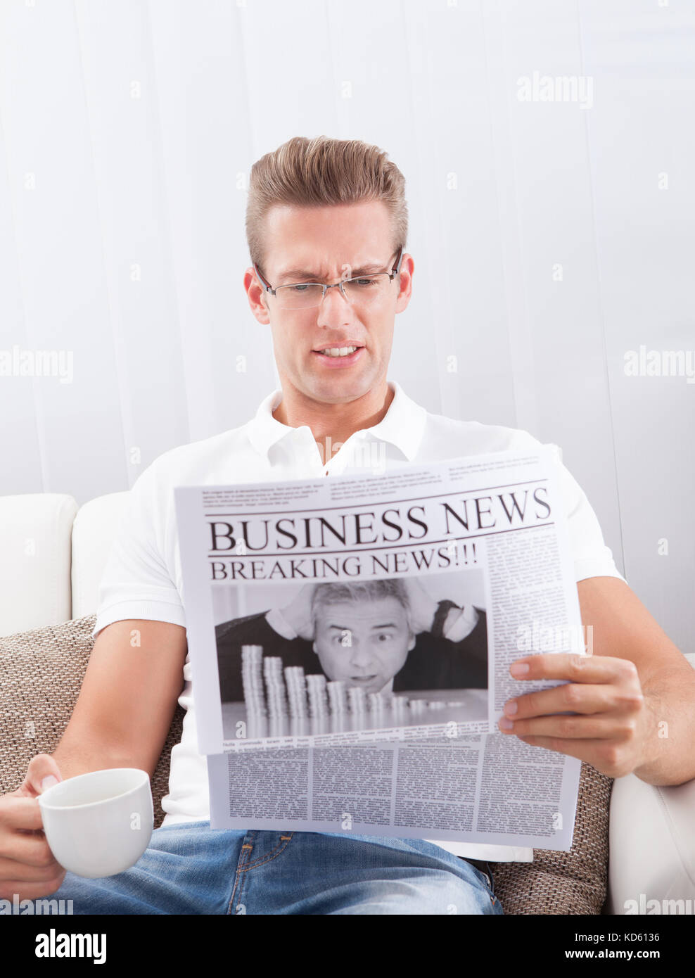 Newspaper surprise shock reading news hi-res stock photography and ...