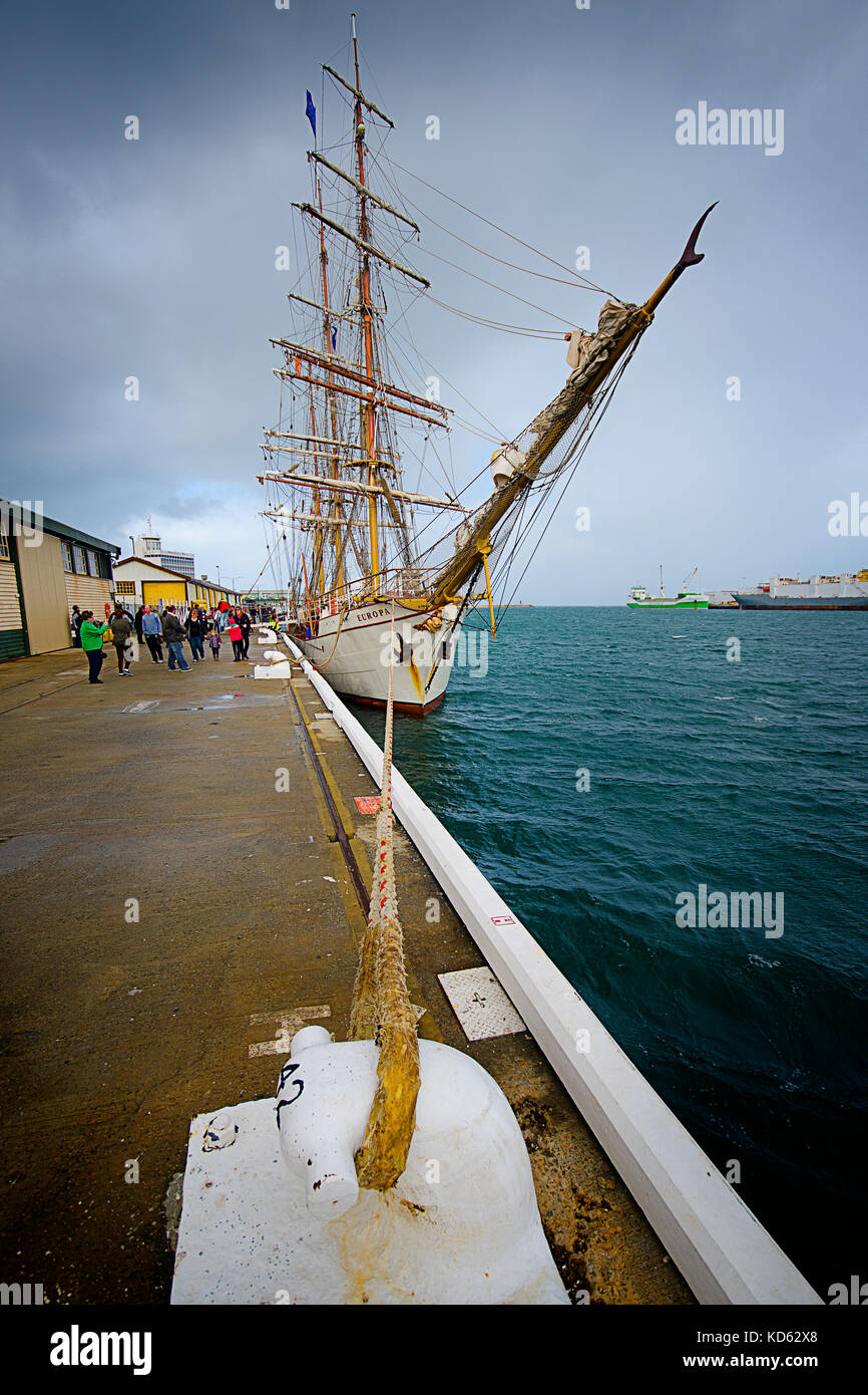 Lines on sailing ship Stock Photo - Alamy