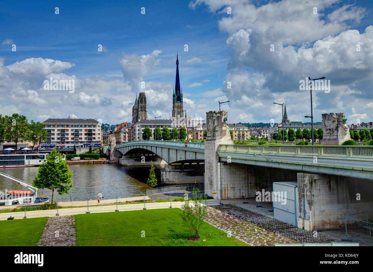 Rouen (north of France): "pont Boieldieu" bridge across the River Seine ...
