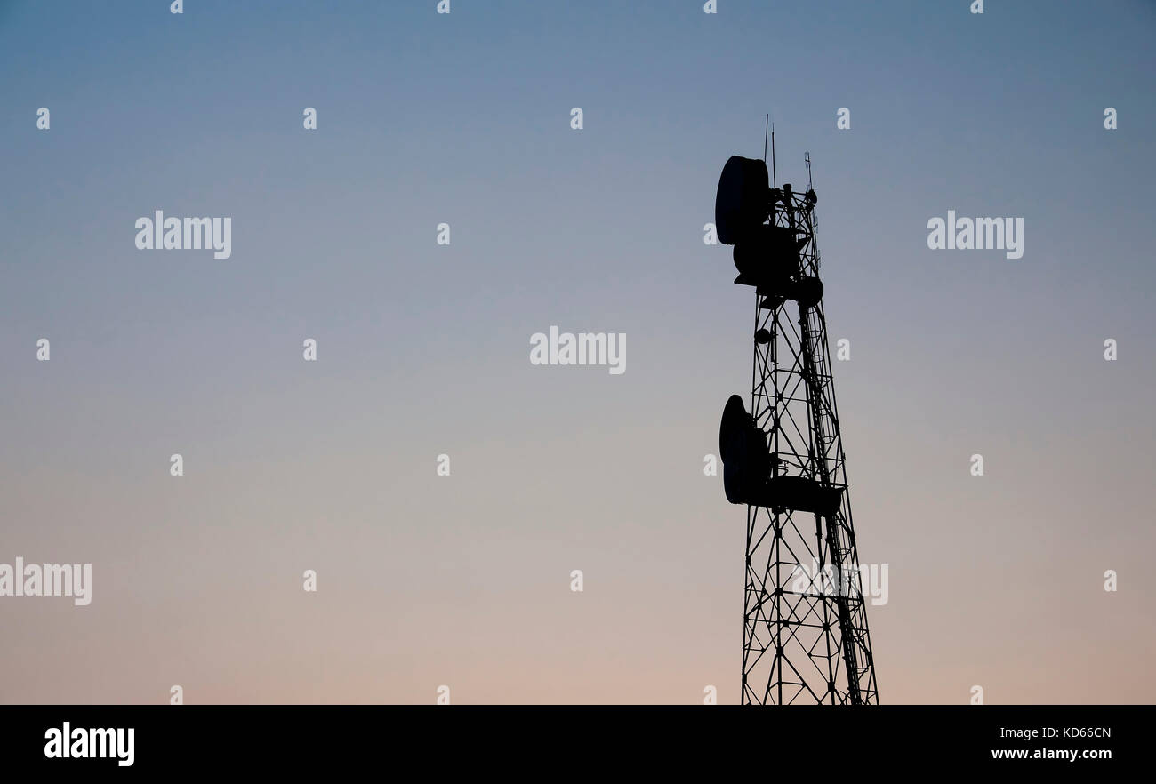 Microwave antenna hi-res stock photography and images - Alamy