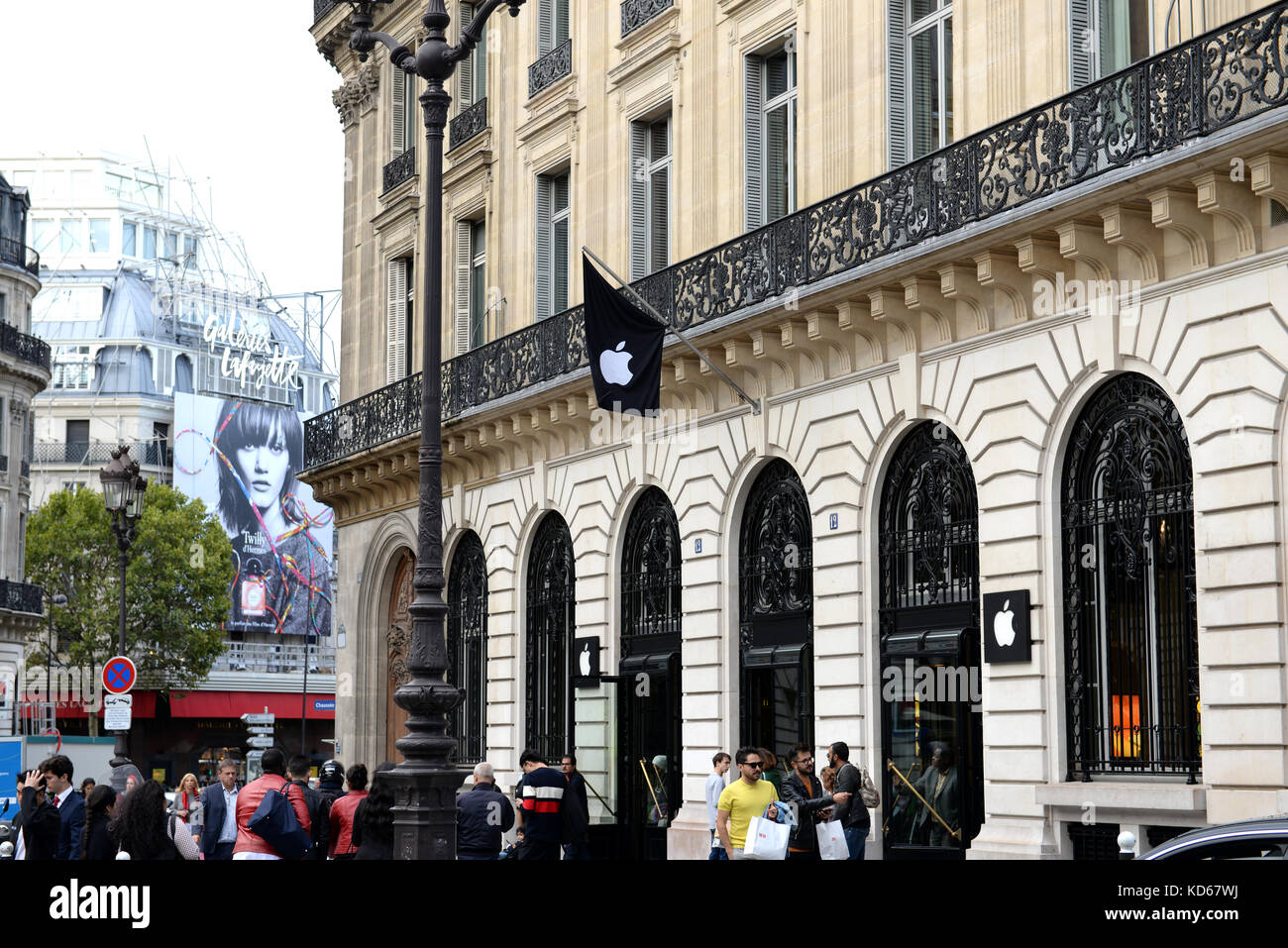 Apple mania hi-res stock photography and images - Alamy