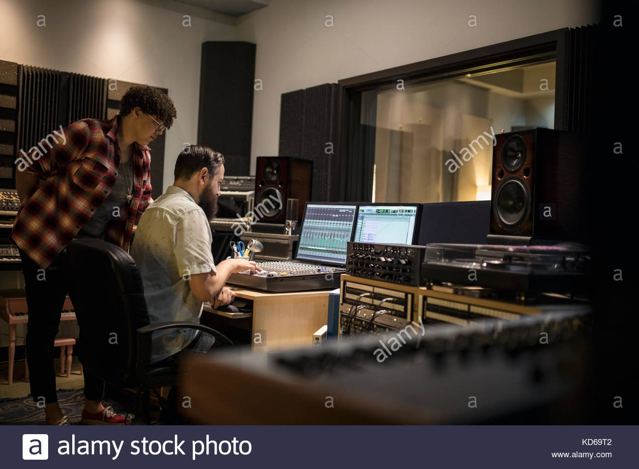 Two women recording studio hi-res stock photography and images - Alamy