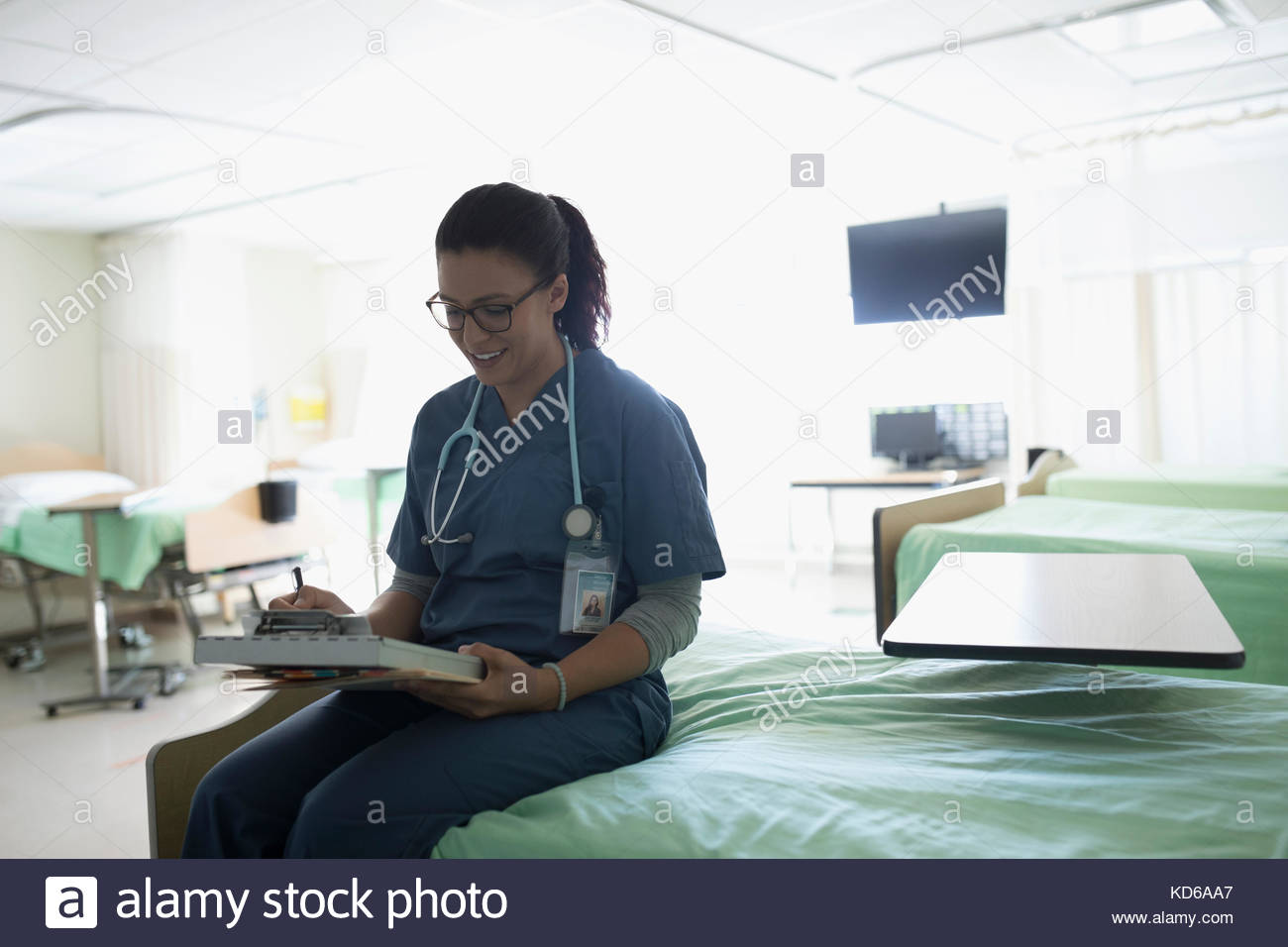 Hospital chart on bed hi-res stock photography and images - Alamy