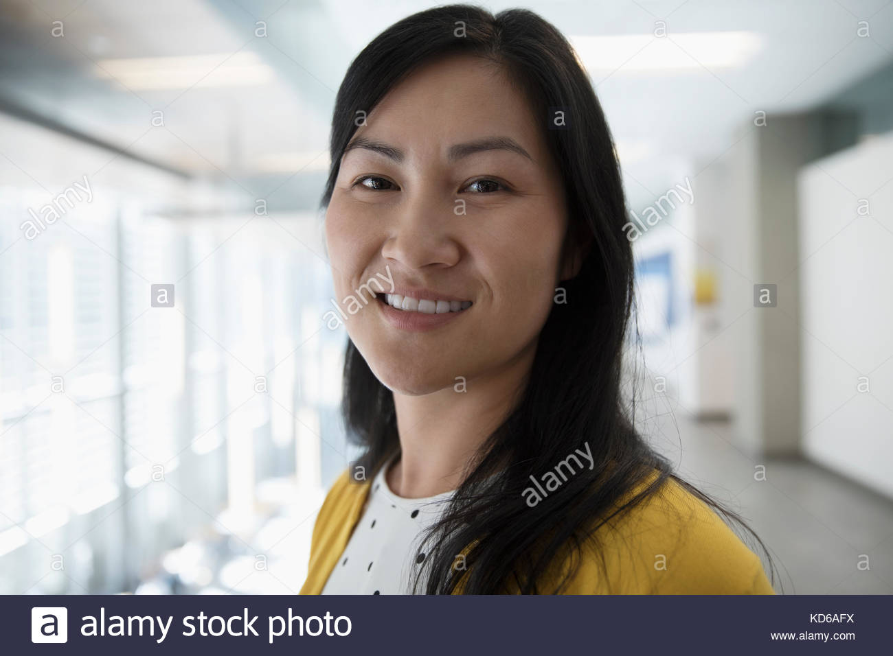 Asian portrait close up hi-res stock photography and images - Alamy
