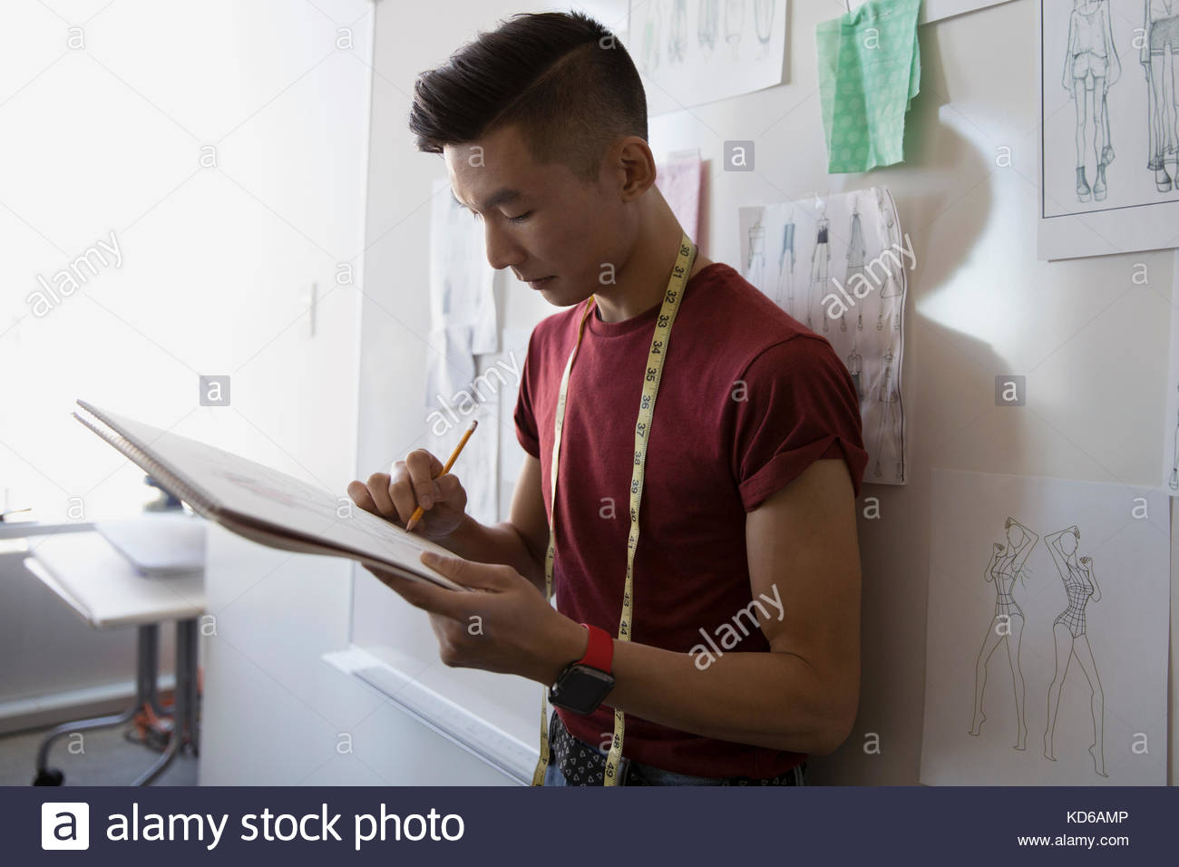 Fashion men studio hi-res stock photography and images - Alamy