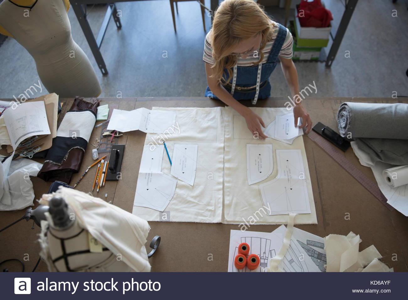 Sewing pattern pieces hi-res stock photography and images - Alamy