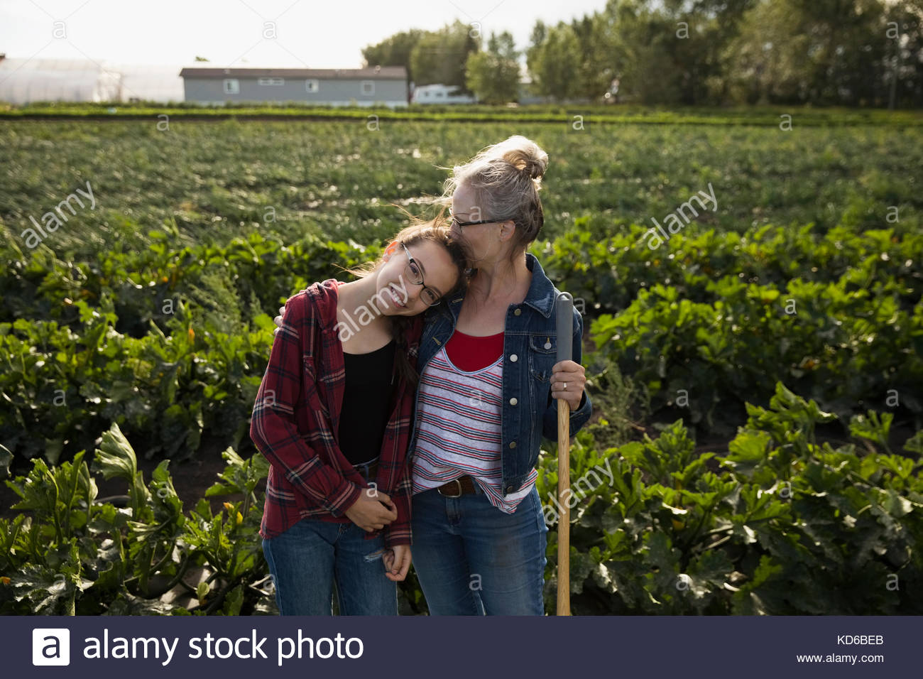 Farmer posing family hi-res stock photography and images - Alamy