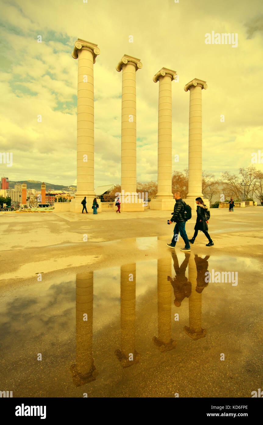 Quatre columnes hi-res stock photography and images - Alamy