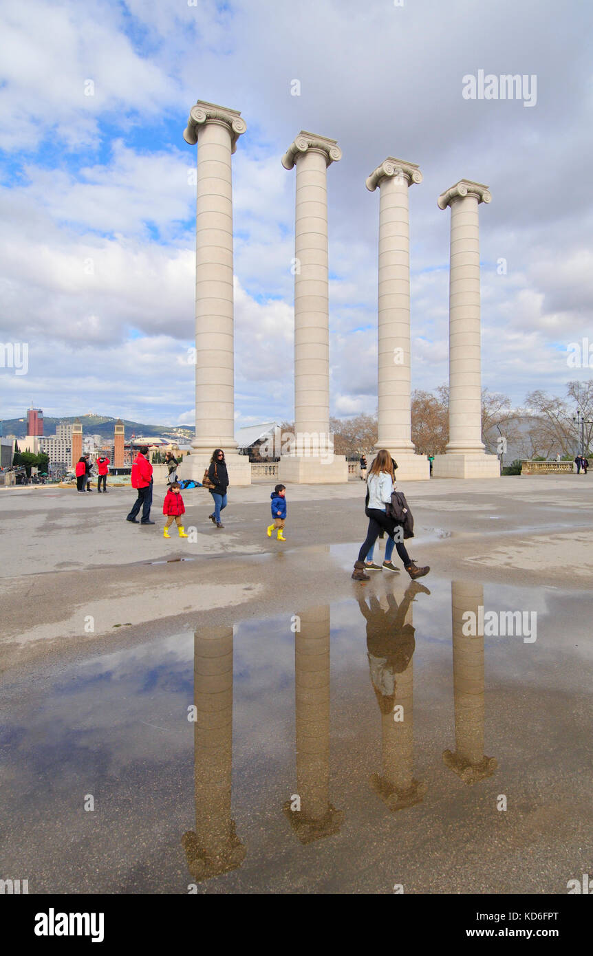 Les quatre columnes hi-res stock photography and images - Alamy