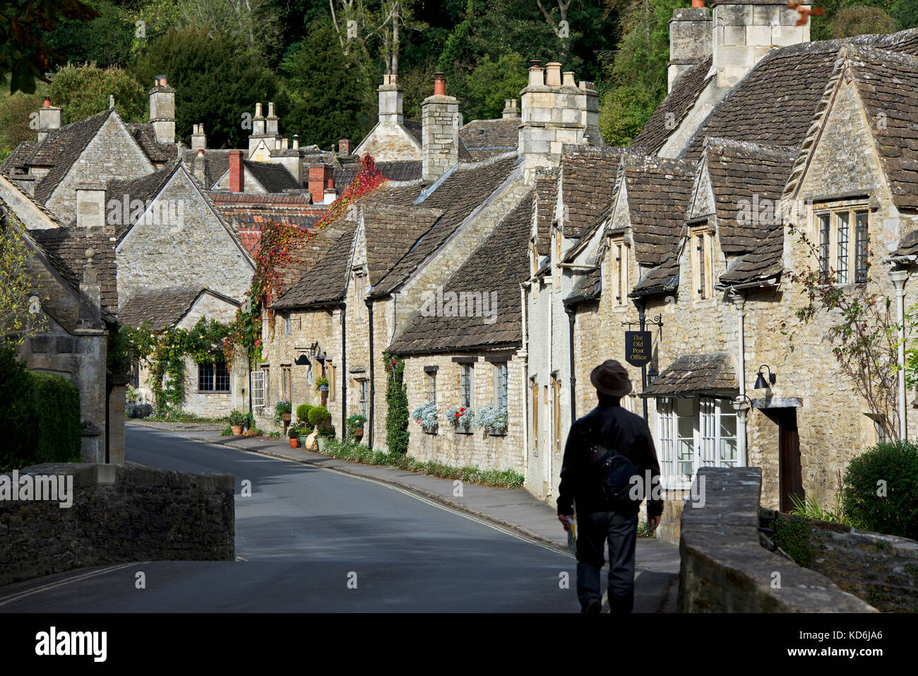 Castle combe wiltshire england hi-res stock photography and images - Alamy