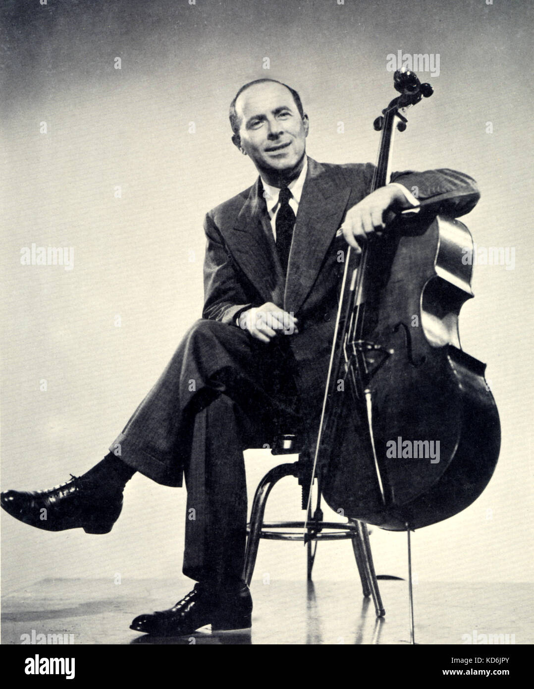 Emanuel Feuermann, RCA release portrait with cello and bow. Austrian ...