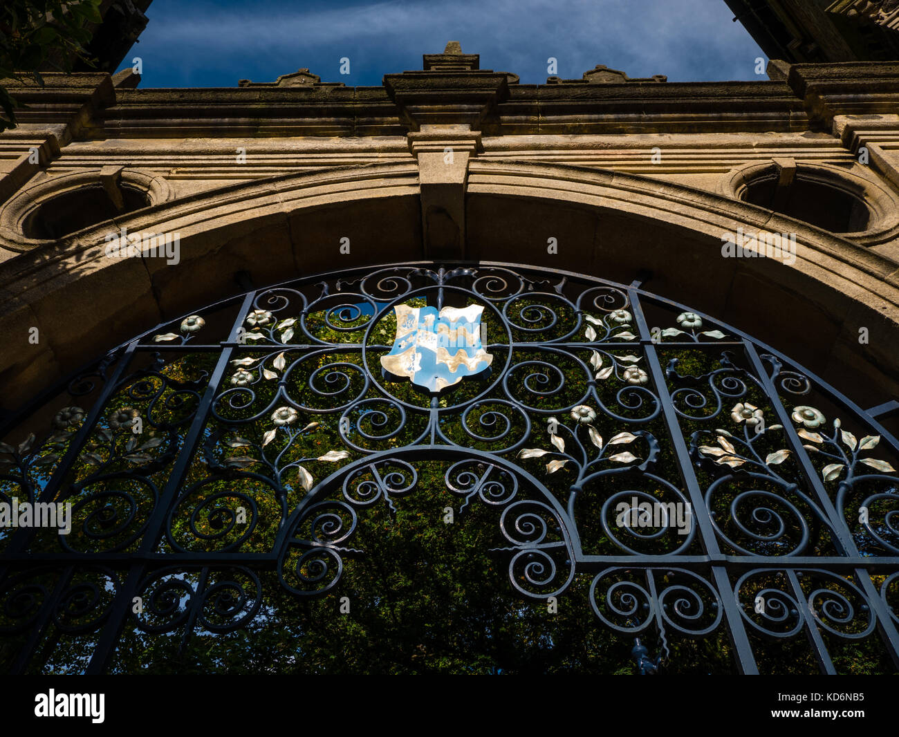 Gateway into Front Quadrangle from Gardens, Trinity College, Oxford ...