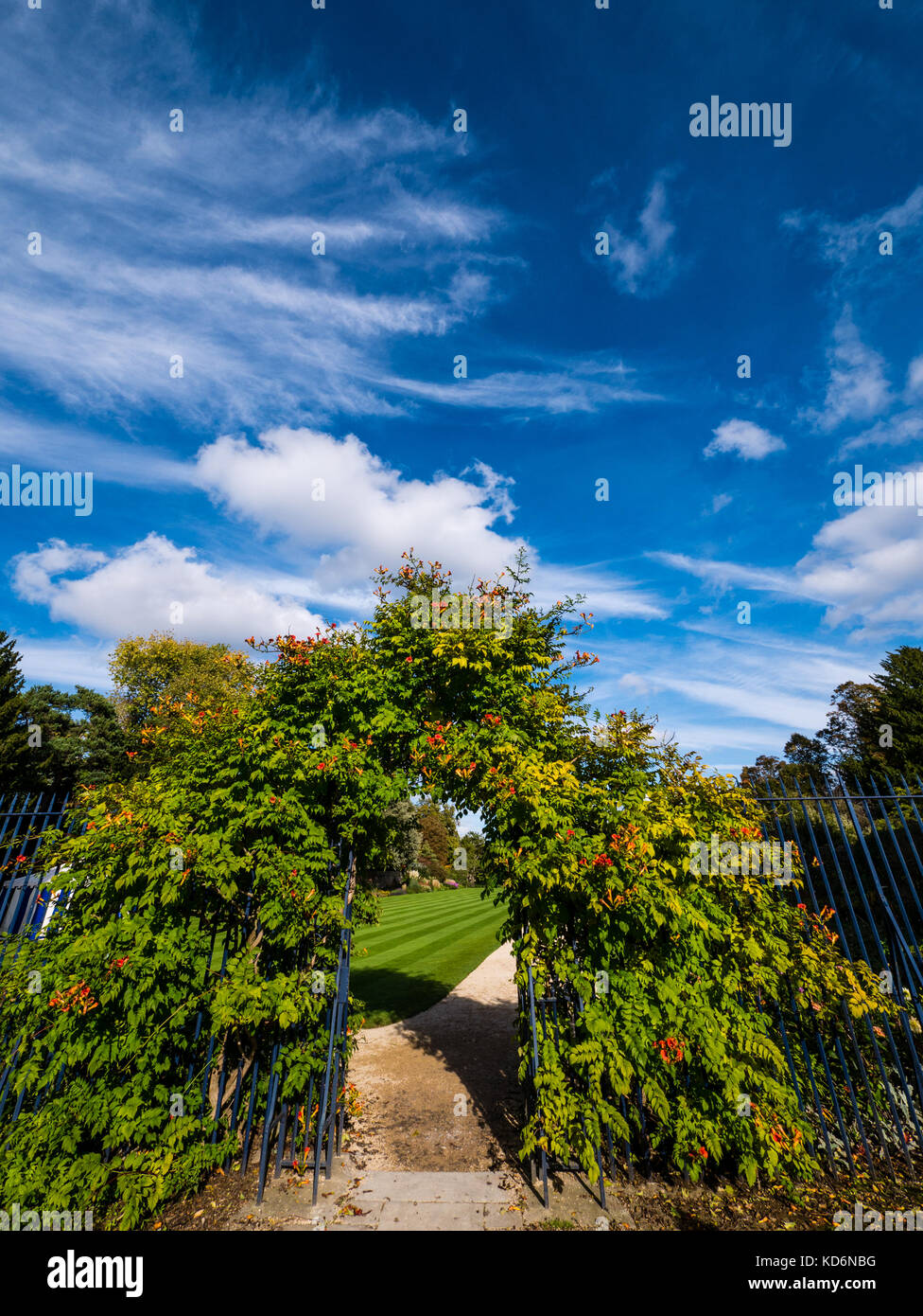 Gateway from Garden Quadrangle, to Gardens,Trinity College, Oxford ...