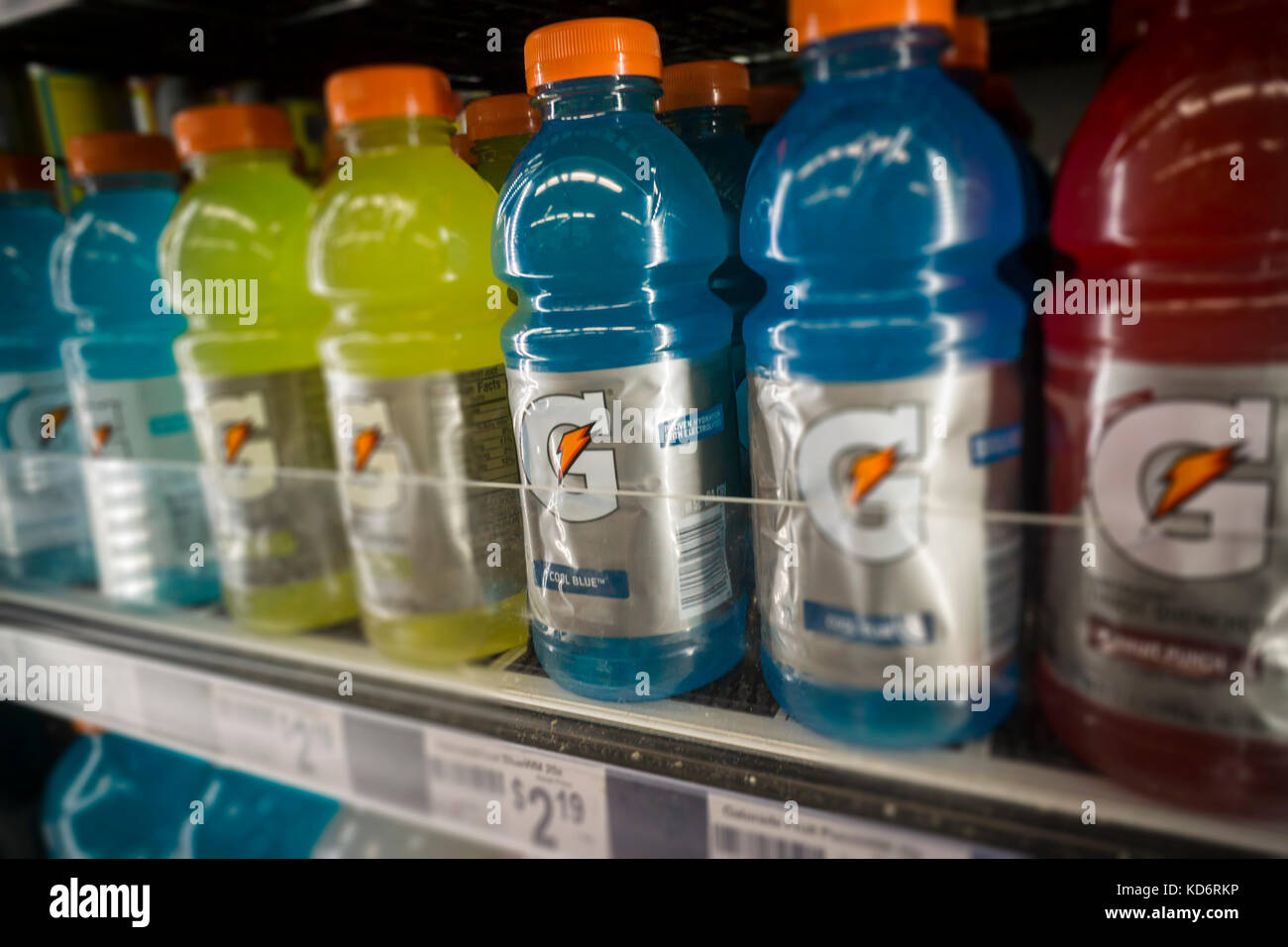 Gatorade drink hi-res stock photography and images - Alamy