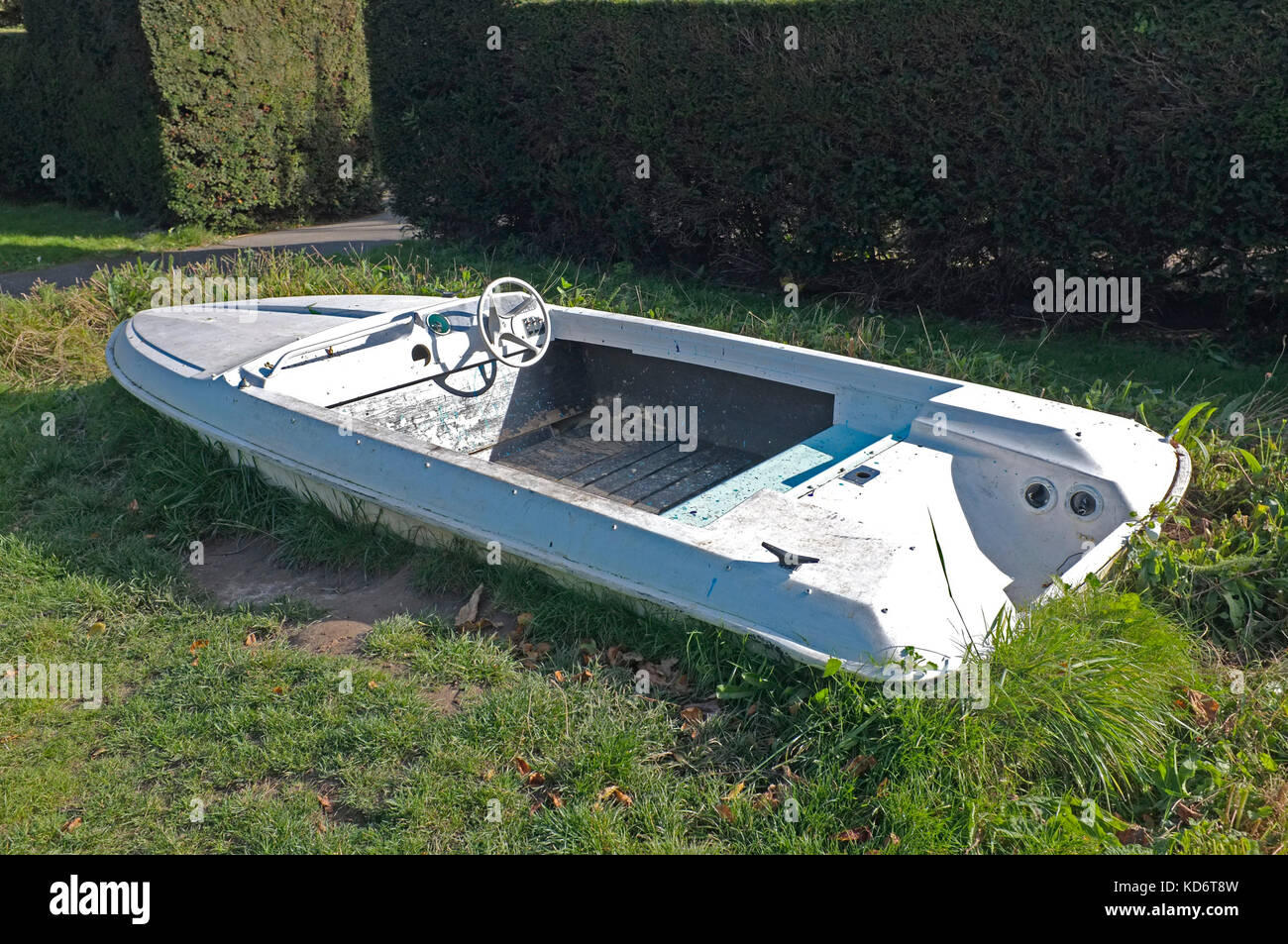 A boat on dry land Stock Photo - Alamy