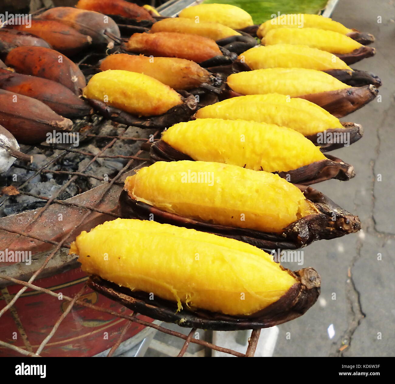 Bananas grid hi-res stock photography and images - Alamy