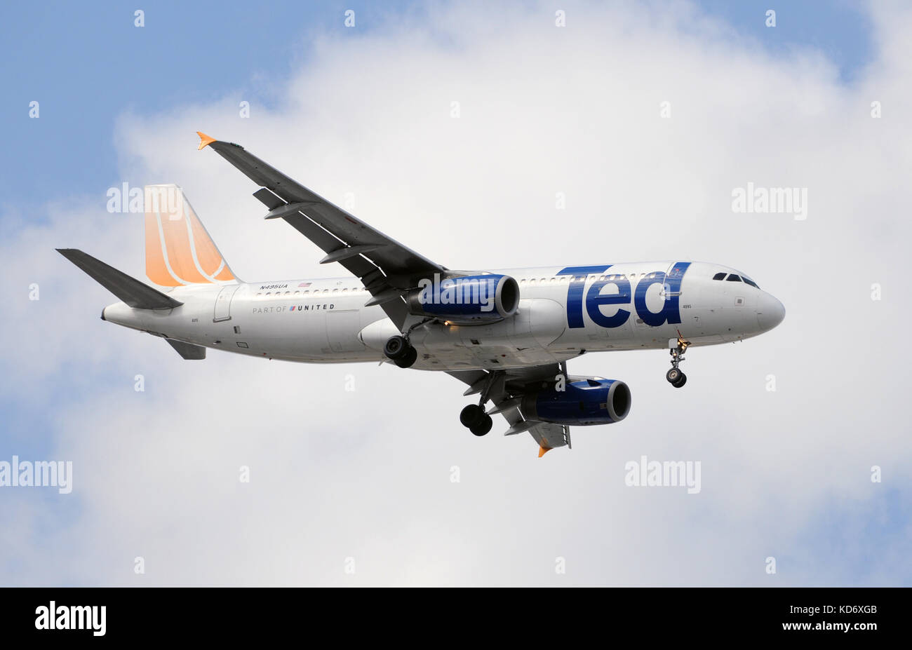 A ted airlines jet hi-res stock photography and images - Alamy