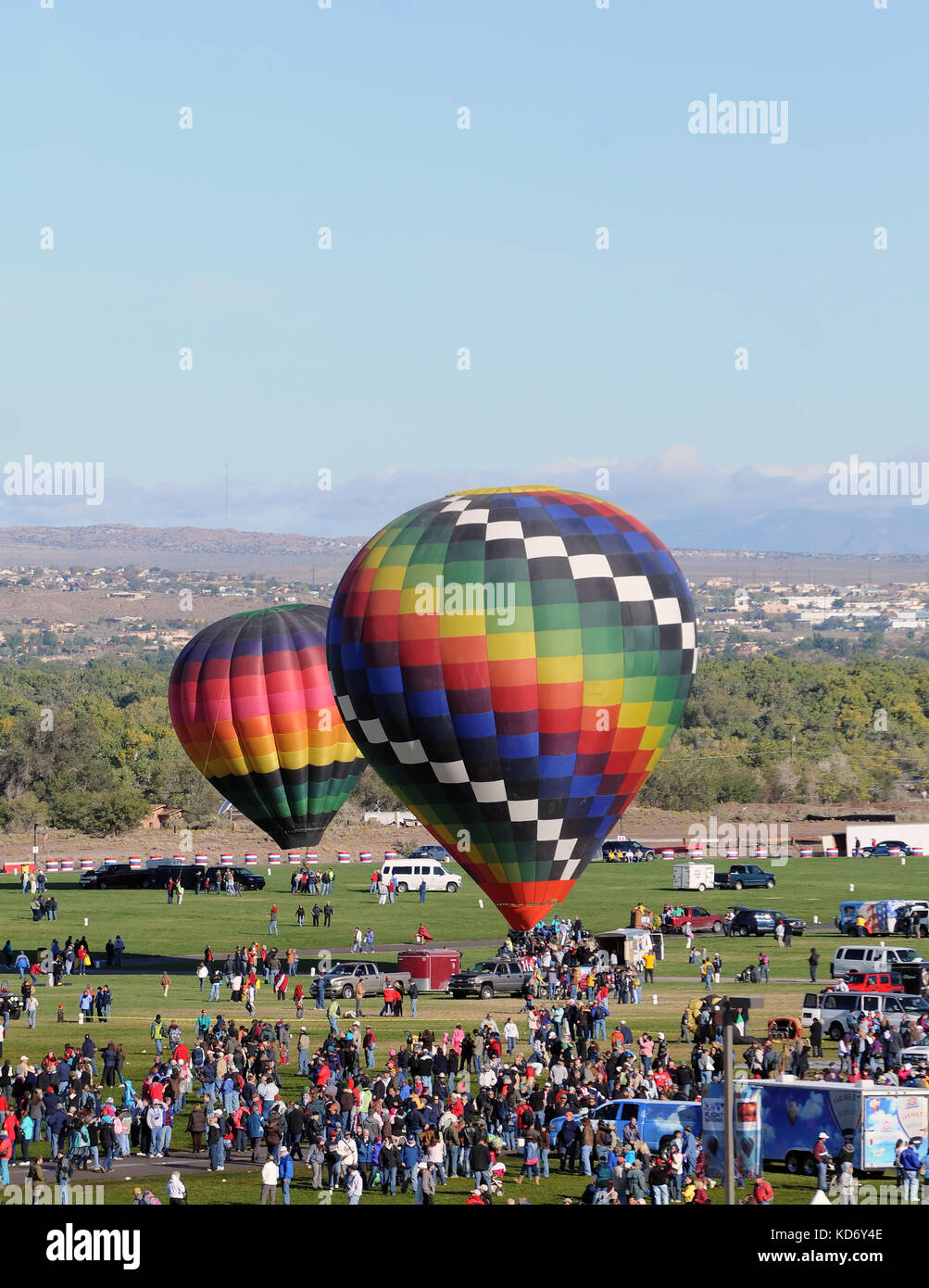 ALBUQUERQUE, NM - OCTOBER 8: Crowds cheer hot air balloon flight crews ...