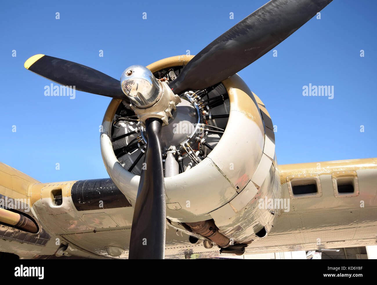 World War 2 era bomber closeup view of propeller Stock Photo - Alamy