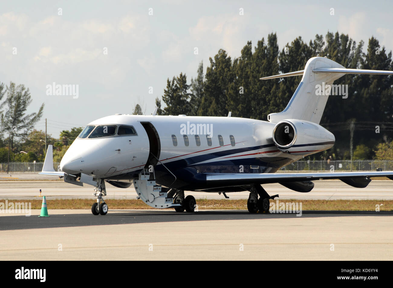 Modern luxury private jet welcoming passengers Stock Photo - Alamy