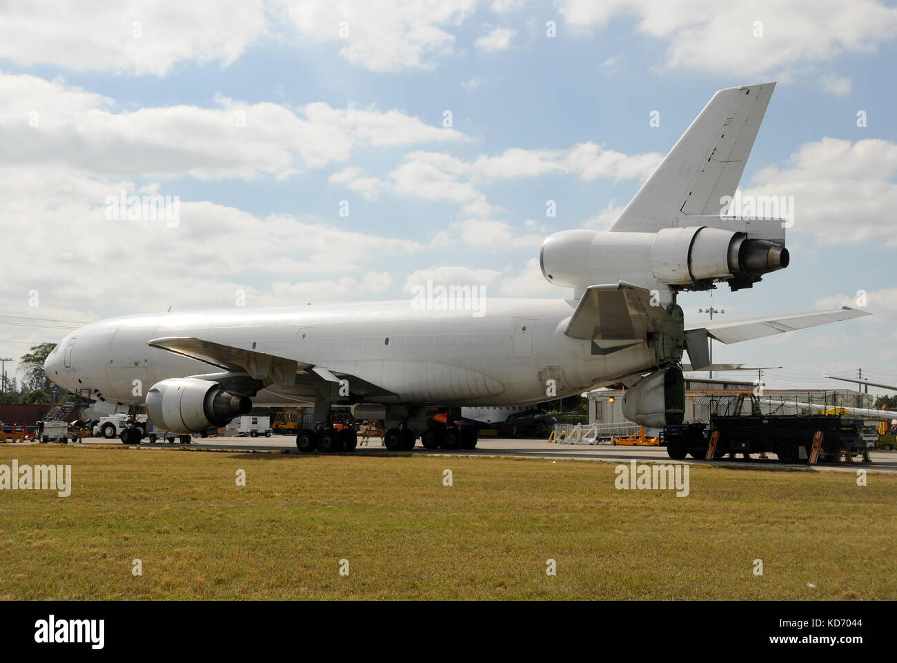 Old passenger jet being dismantled for parts Stock Photo - Alamy