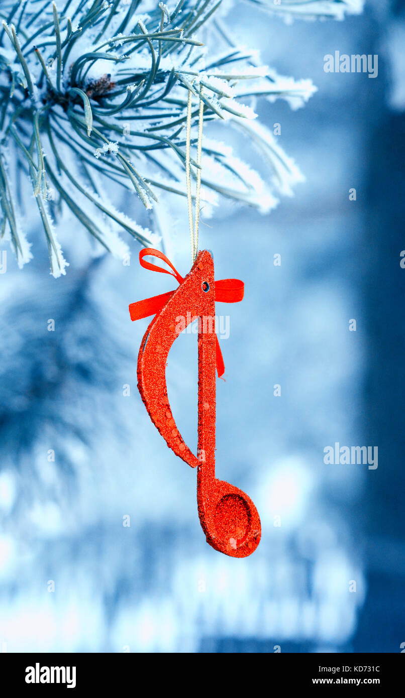 Music in winter, Music concept with red music note on a snow Stock ...