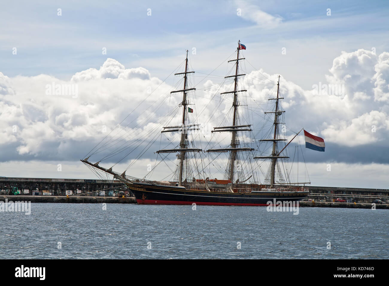 Three mast ship hi-res stock photography and images - Alamy