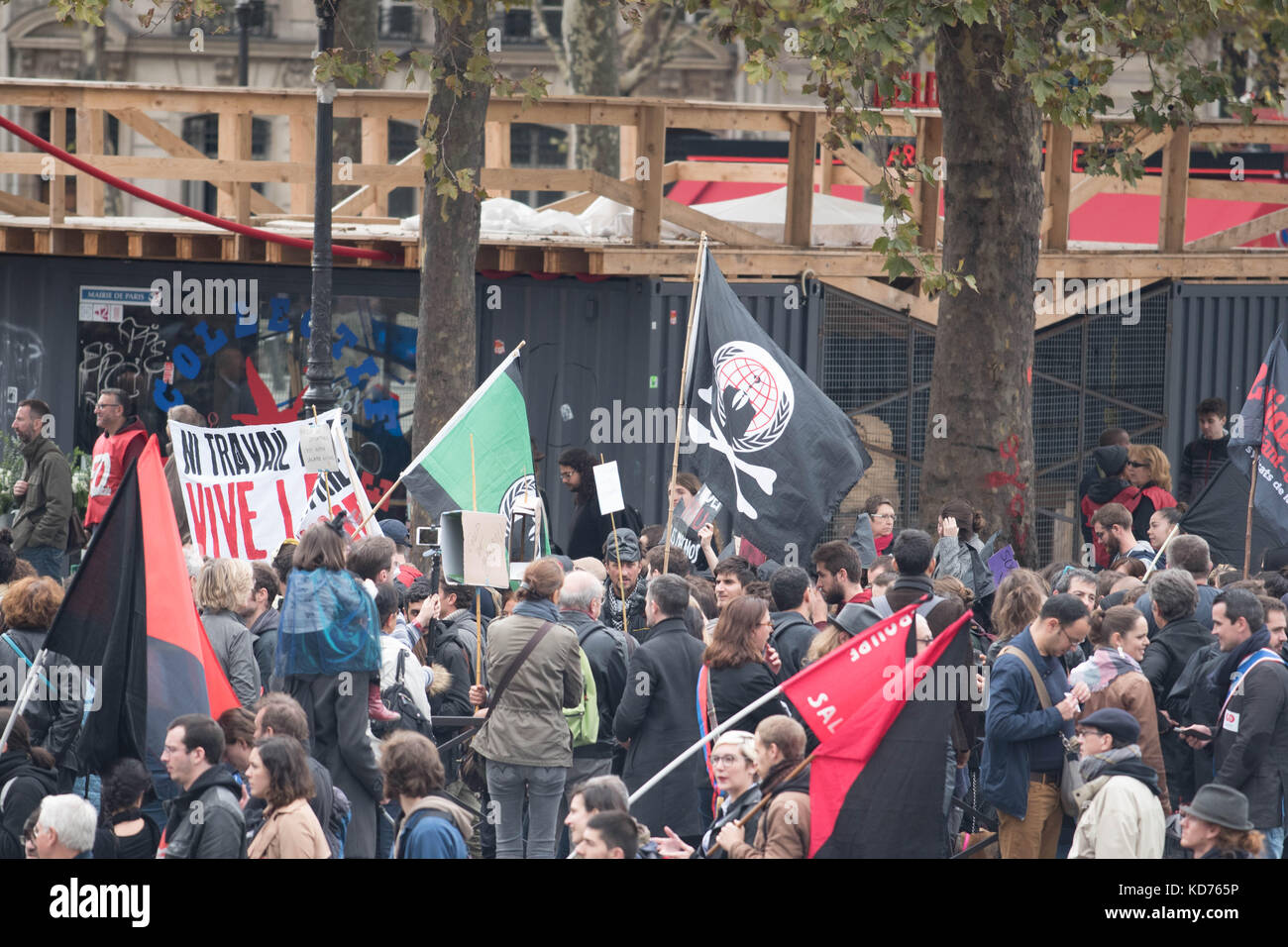 Demonstration in Paris of the civil service, Strike and public ...