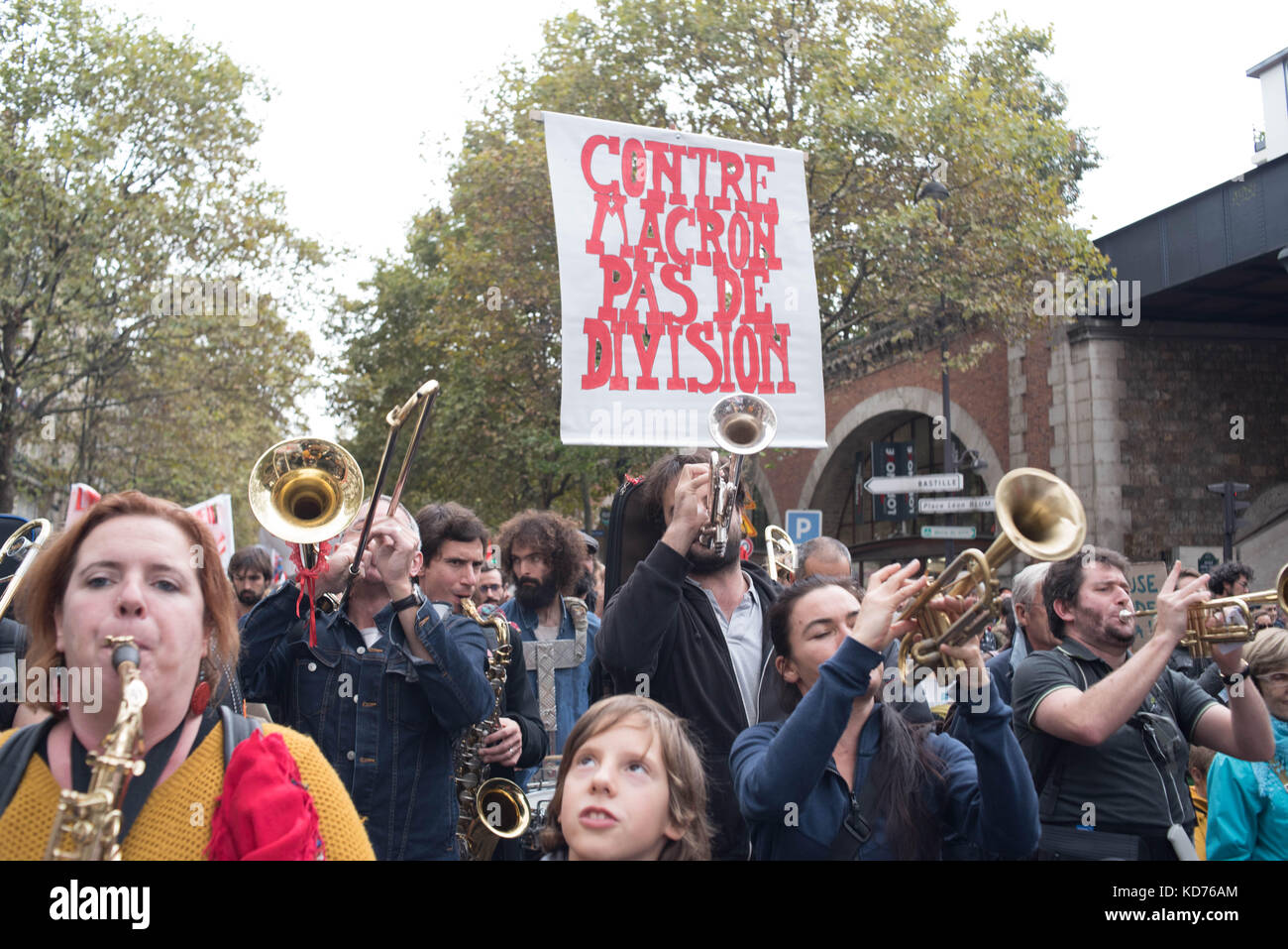 Demonstration in Paris of the civil service, Strike and public ...