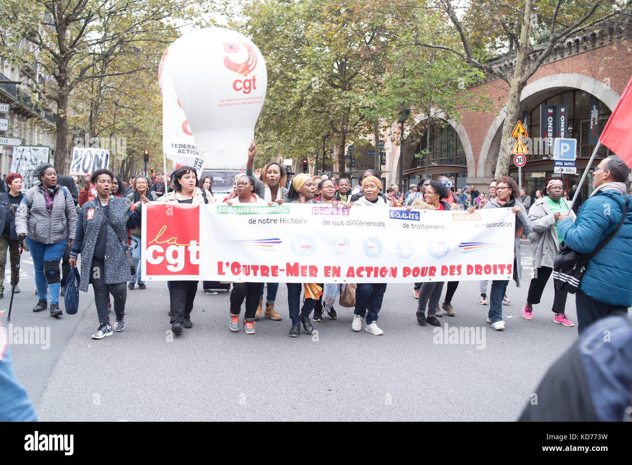 Demonstration in Paris of the civil service, Strike and public ...