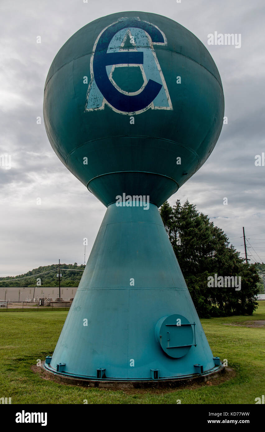 Metal water tower hi-res stock photography and images - Alamy